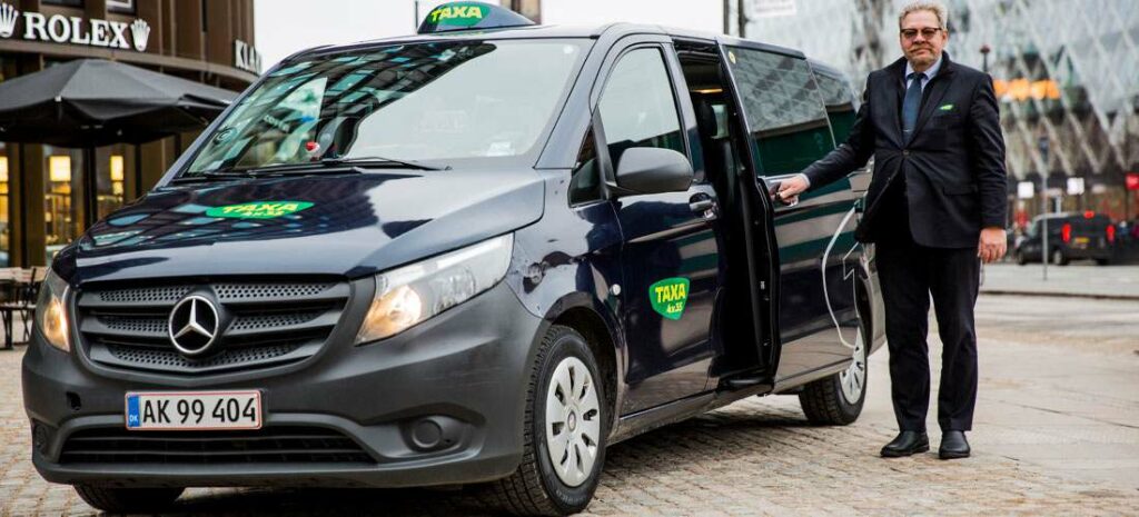Minibus taxi 5-8 passengers | Book a large taxa | 4x35